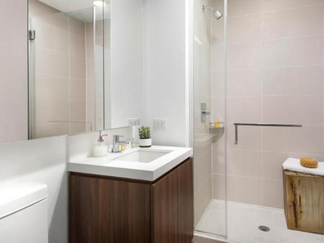 1 Br, 1 bath, Apartment 111 W Upper Wacker Dr