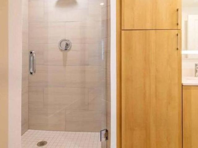 1 Br, 1 bath, Apartment 11200 Hermosa St
