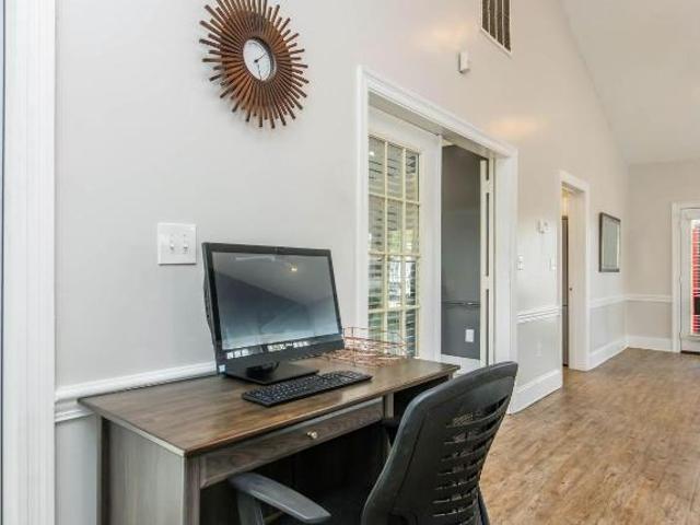 1 Br, 1 bath, Apartment 11200 Three Rivers Rd