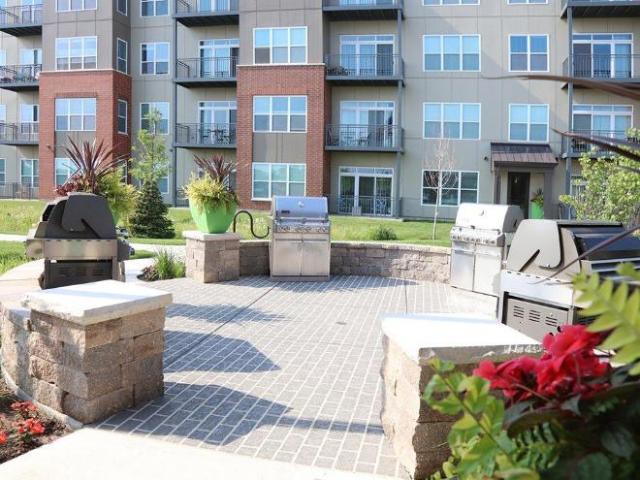 1 Br, 1 bath, Apartment 1133 N Arlington Heights Rd