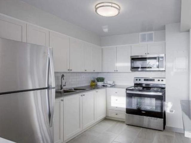 1 Br, 1 bath, Apartment 1130 Queens Avenue