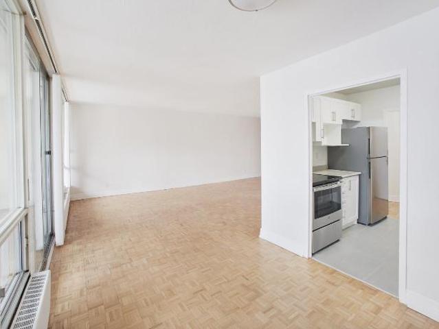 1 Br, 1 bath, Apartment 1137 Royal York Road