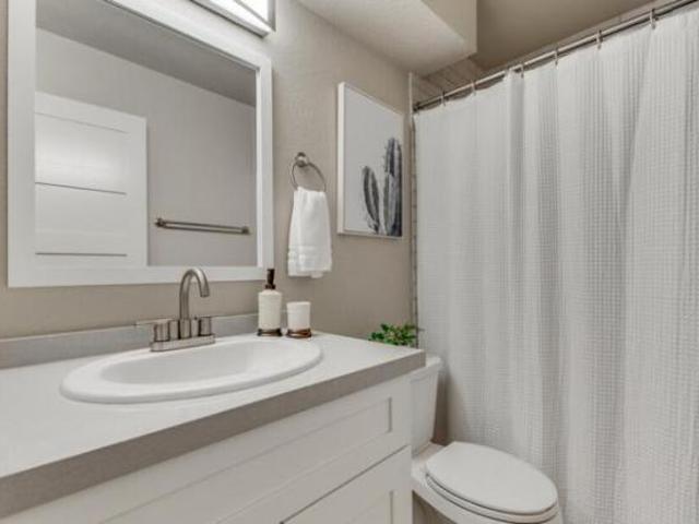1 Br, 1 bath, Apartment 11350 E Sahuaro Dr