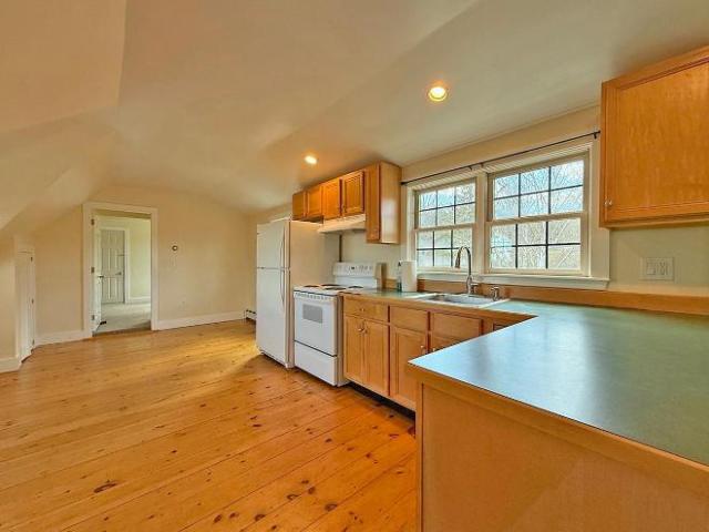 1 Br, 1 bath, Apartment 11 Overlook Rd