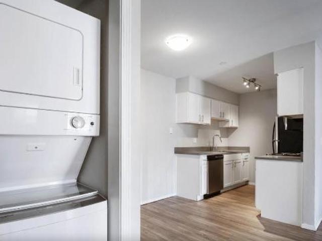 1 Br, 1 bath, Apartment 12401 N MacArthur Blvd