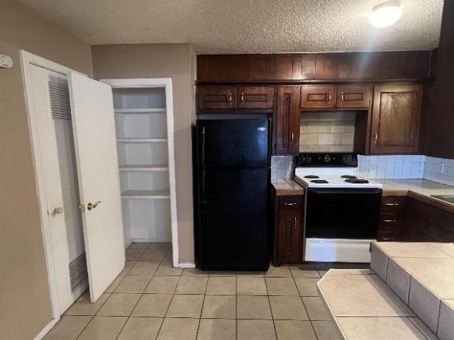 1 Br, 1 bath, Apartment 124 Temple Avenue