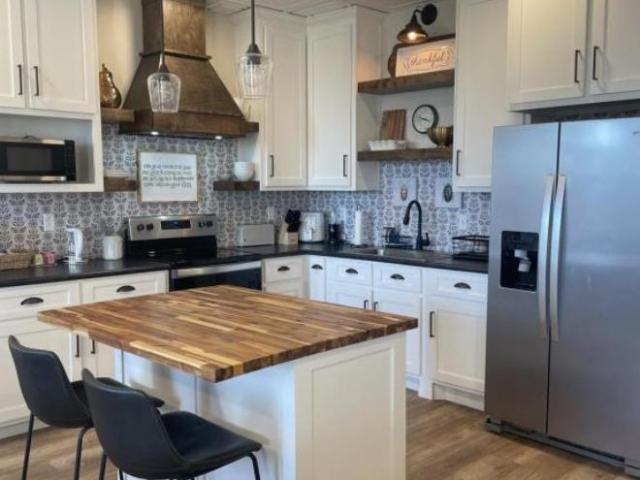 1 Br, 1 bath, Apartment 125 E Front St