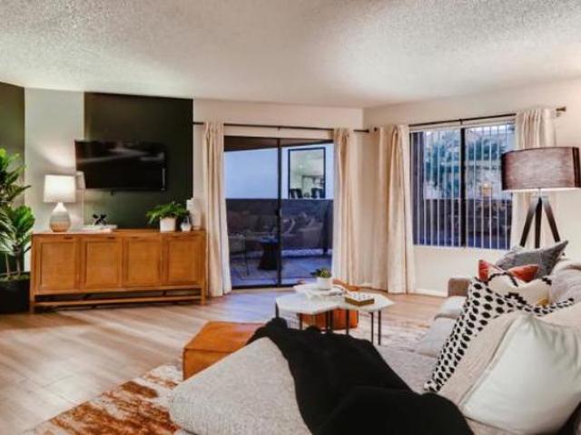 1 Br, 1 bath, Apartment 125 East Guadalupe Road