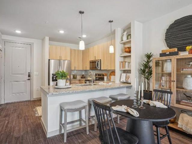 1 Br, 1 bath, Apartment 125 S Standridge Blvd