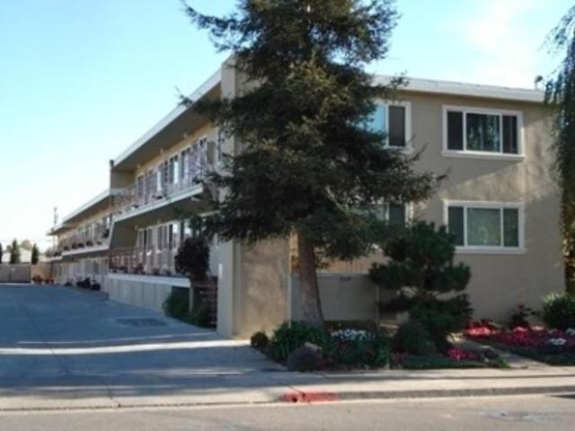 1 Br, 1 bath, Apartment 1268 143rd Avenue