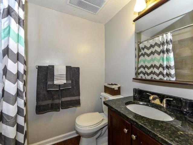 1 Br, 1 bath, Apartment 1270 West Peachtree Street Nw