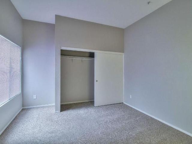 1 Br, 1 bath, Apartment 1275 Central Blvd