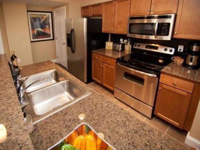 1 Br, 1 bath, Apartment 127 S Roach St