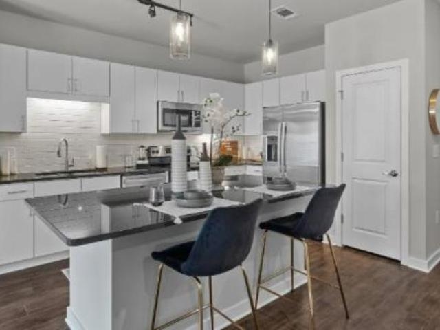 1 Br, 1 bath, Apartment 128 Mill St