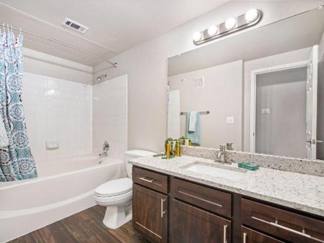 1 Br, 1 bath, Apartment 1200 Fuller Wiser Rd