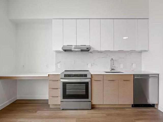 1 Br, 1 bath, Apartment 1200 Nolan Ryan Expy