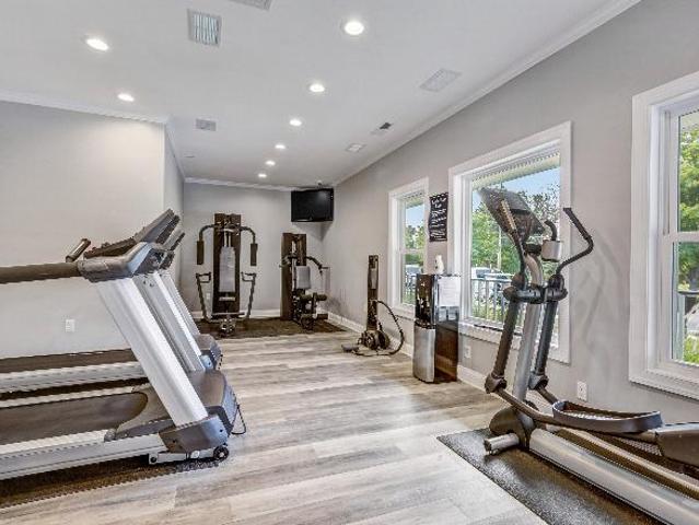 1 Br, 1 bath, Apartment 1200 S Washington St