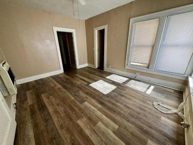 1 Br, 1 bath, Apartment 1205 Austin St