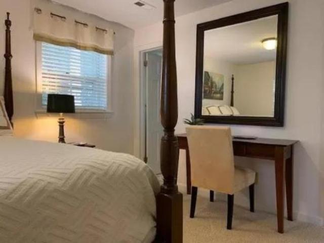1 Br, 1 bath, Apartment 1208 Glen Eden Dr