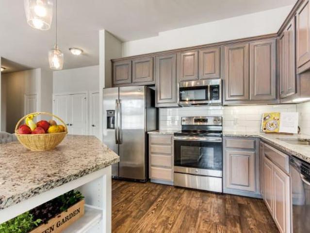 1 Br, 1 bath, Apartment 120 Main Street Suite 128