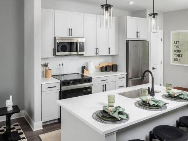 1 Br, 1 bath, Apartment 120 Matheson Ave