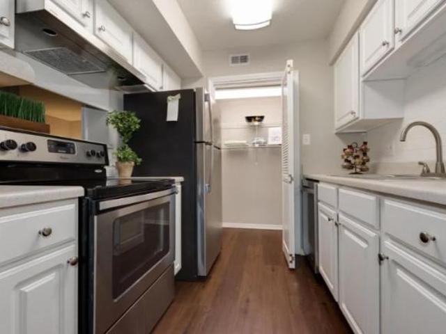 1 Br, 1 bath, Apartment 120 Ridgewood Dr
