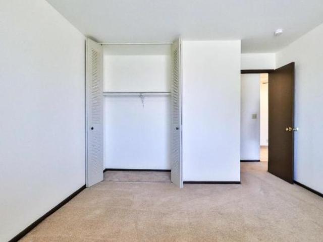 1 Br, 1 bath, Apartment 1212 Varsity Blvd