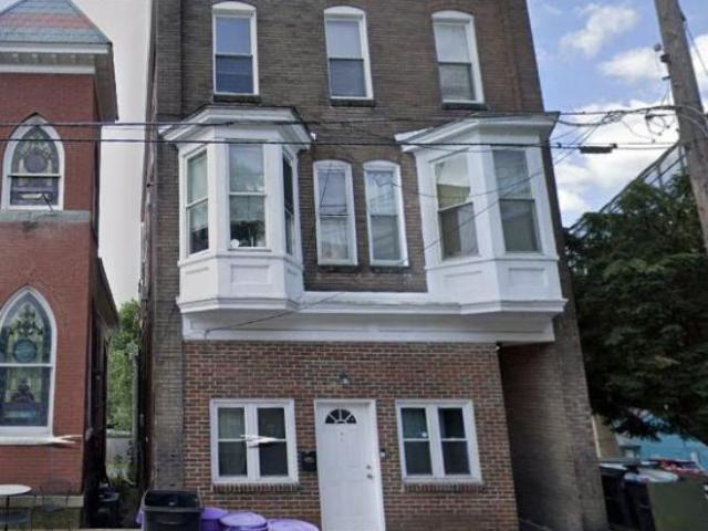 1 Br, 1 bath, Apartment 121 W Potomac St