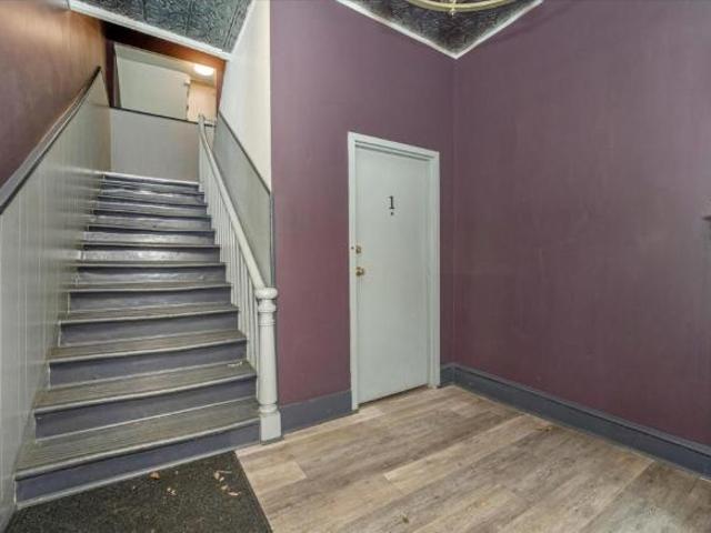 1 Br, 1 bath, Apartment 121 W Potomac St