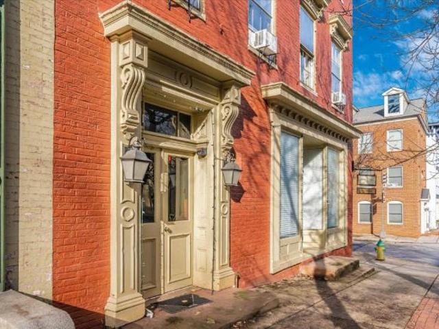 1 Br, 1 bath, Apartment 121 W Potomac St