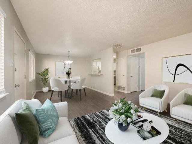 1 Br, 1 bath, Apartment 12201 Lomas Blvd NE