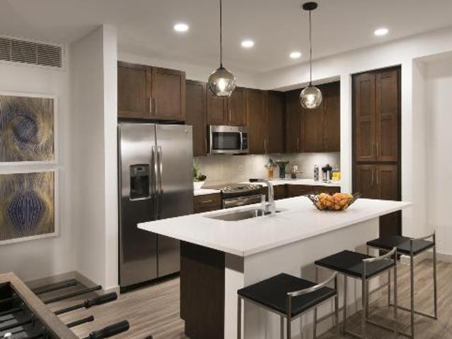 1 Br, 1 bath, Apartment 1221 E Apache Blvd