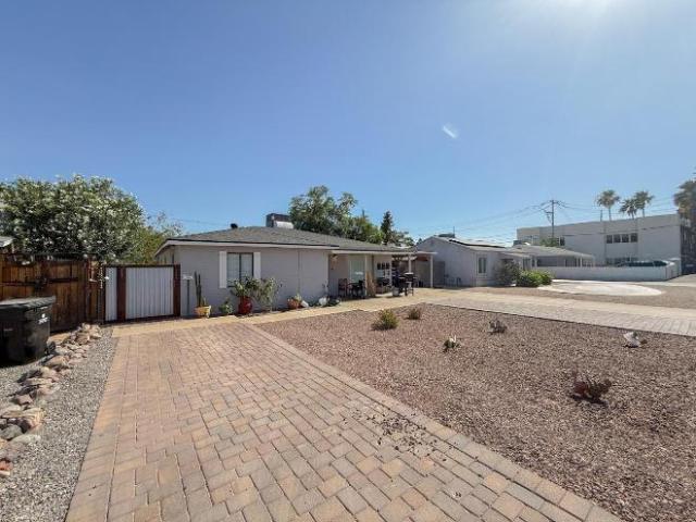 1 Br, 1 bath, Apartment 1221 East Highland Avenue
