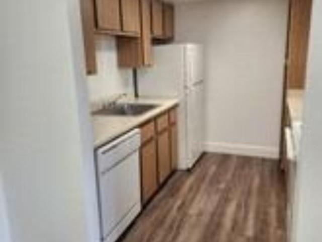 1 Br, 1 bath, Apartment 12231 N 19th St