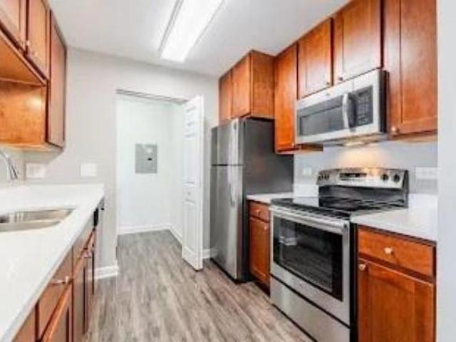 1 Br, 1 bath, Apartment 1225 Deerfield Parkway