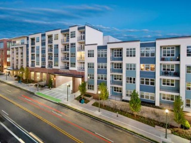 1 Br, 1 bath, Apartment 122 W Trinity Pl