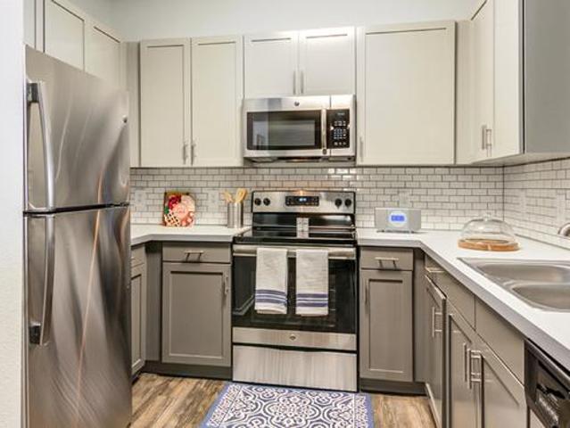 1 Br, 1 bath, Apartment 12300 Singletree Ln