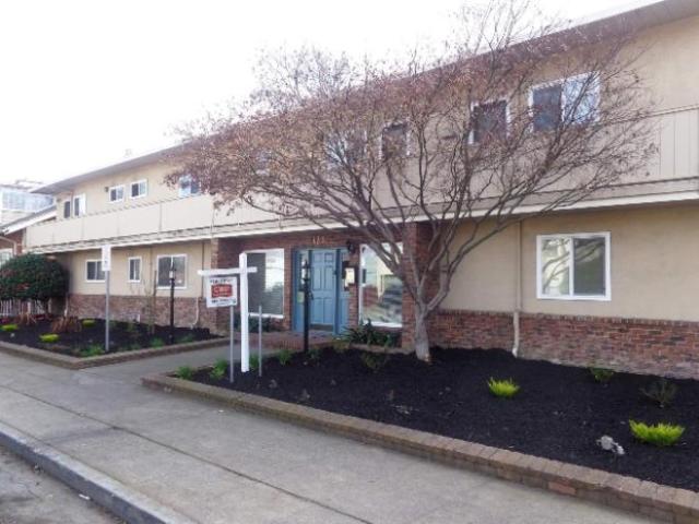 1 Br, 1 bath, Apartment 123 Stoakes Avenue