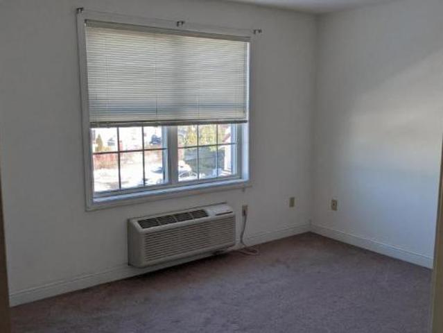 1 Br, 1 bath, Apartment 12 Pratt Street