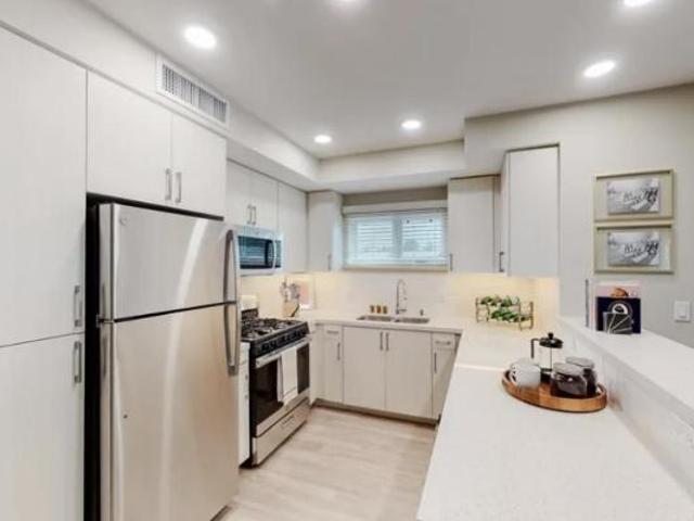 1 Br, 1 bath, Apartment 13401 Riverside Dr