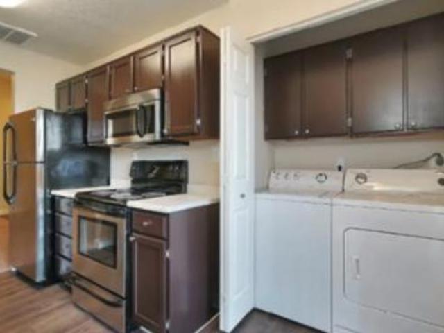 1 Br, 1 bath, Apartment 13421 N 43rd Ave