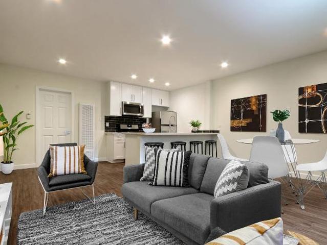1 Br, 1 bath, Apartment 13464 Victory Blvd