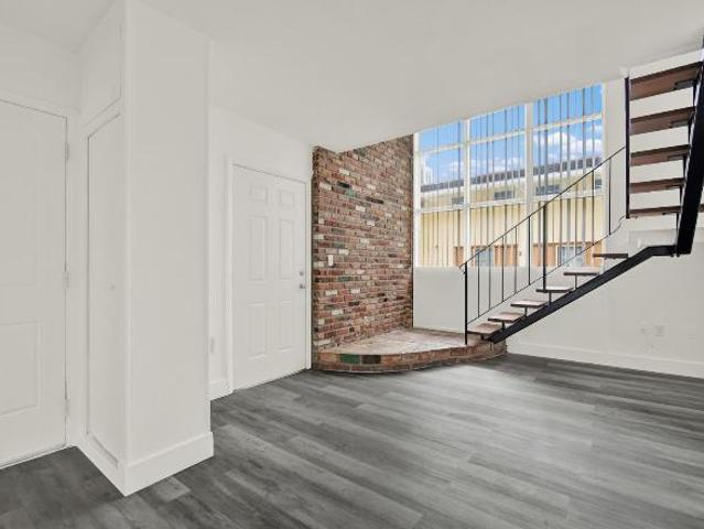 1 Br, 1 bath, Apartment 134 Salamanca Ave
