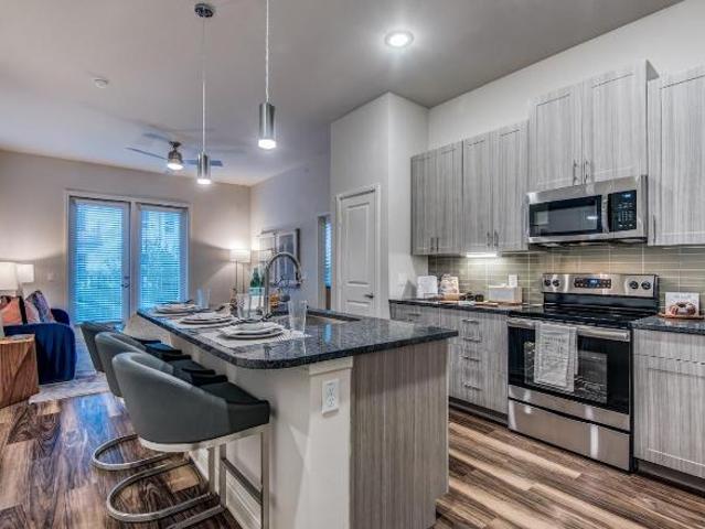 1 Br, 1 bath, Apartment 13505 Inwood Road