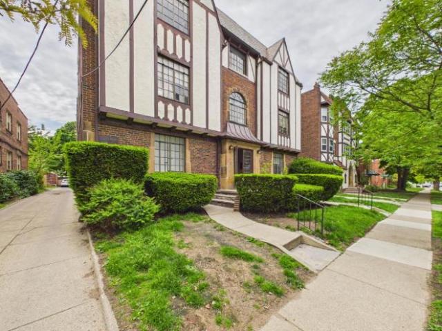 1 Br, 1 bath, Apartment 1352 Kenilworth Ave
