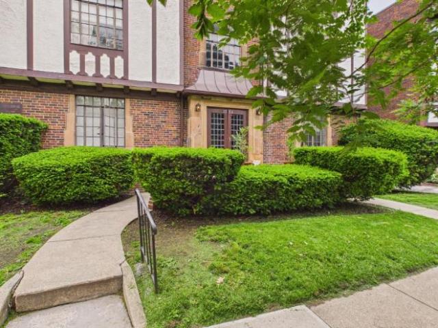 1 Br, 1 bath, Apartment 1352 Kenilworth Ave