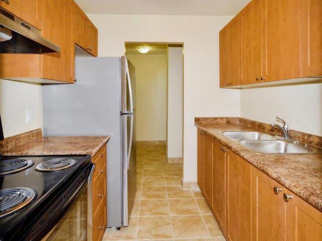 1 Br, 1 bath, Apartment 136 Bay Street South