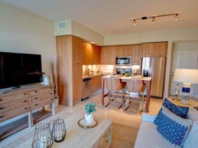 1 Br, 1 bath, Apartment 13805 Emerson St