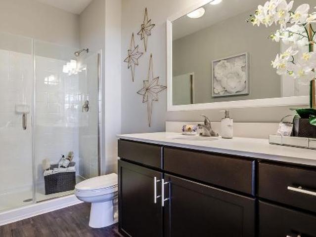 1 Br, 1 bath, Apartment 1385 Classic Ct