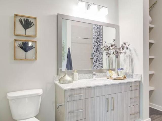 1 Br, 1 bath, Apartment 1399 Herrington Rd
